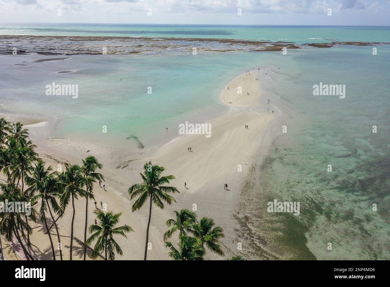 AL - Maceio - 12/27/2020 - MACEIO, TOURIST SPOTS - Tourists are seen on ...