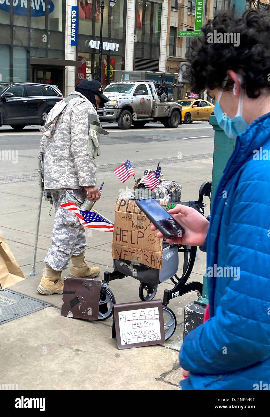 Photo by: STRF/STAR MAX/IPx 2020 12/22/20 Homelessness reaches an all time high as temperatures ...