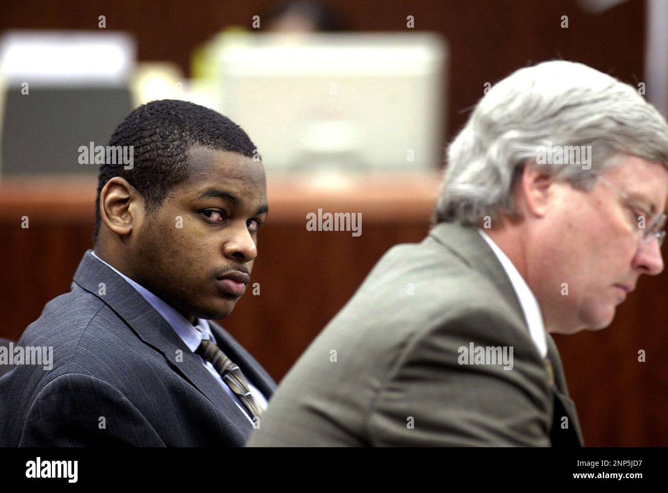 FILE - In this Oct. 10, 2005 file photo, Alfred Dewayne Brown, left ...