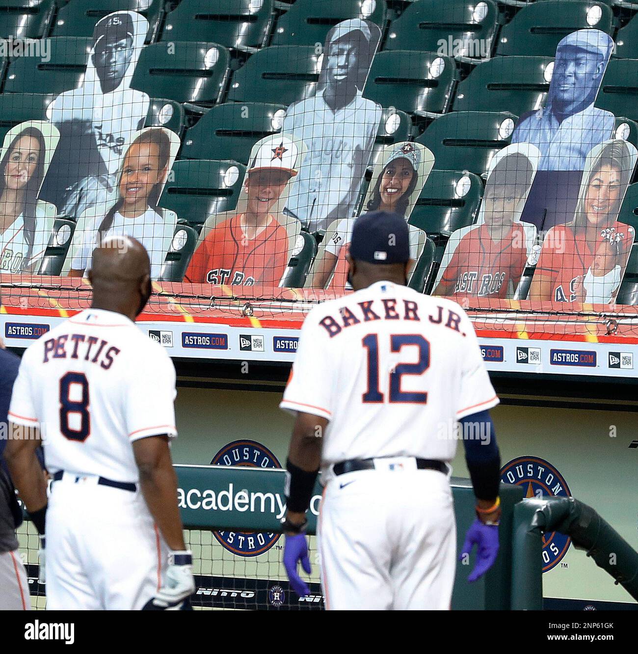 FILE - Houston Astros third base coach Gary Pettis and manager Dusty ...
