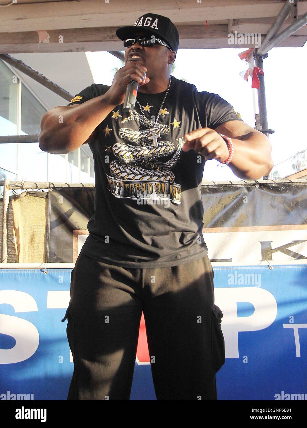 Photo by: BLW/STAR MAX/IPx 2020 12/12/20 Stephen Davis at a Trump Stop ...