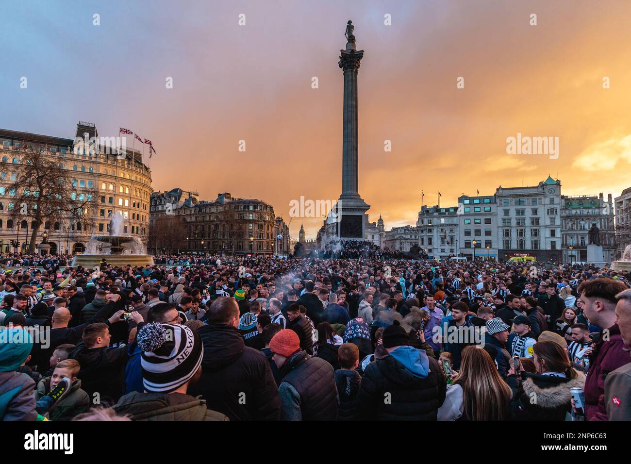 Newcastle United fans take over Trafalgar Square at sunset ahead of the ...