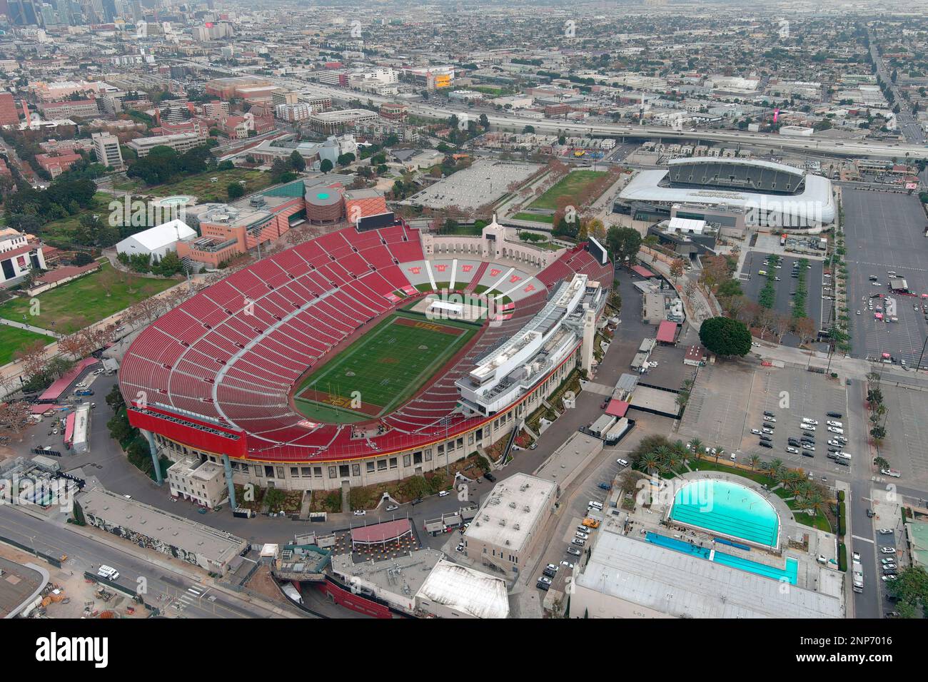 A general view of the Los Angeles Memorial Coliseum and Banc of ...