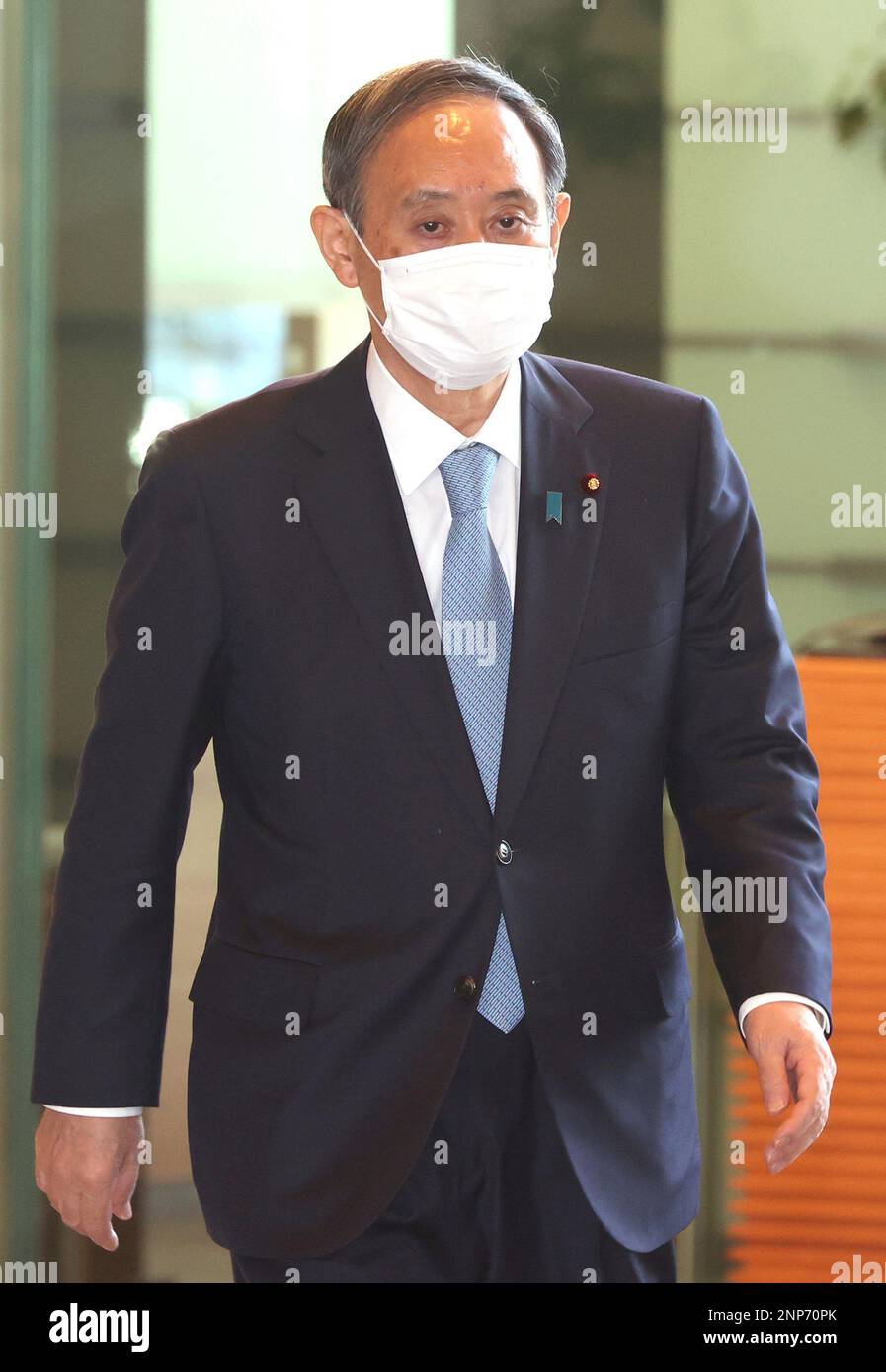 Japan's Prime Minister Yoshihide Suga arrives at Prime Minister's ...