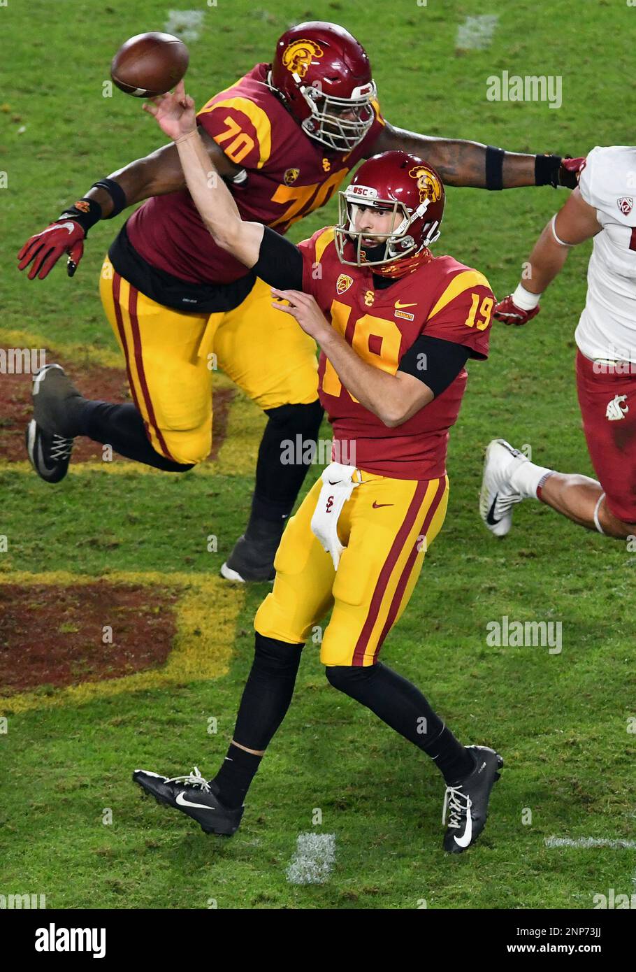 LOS ANGELES, CA - DECEMBER 06: USC Trojans quarterback Matt Fink (19 ...