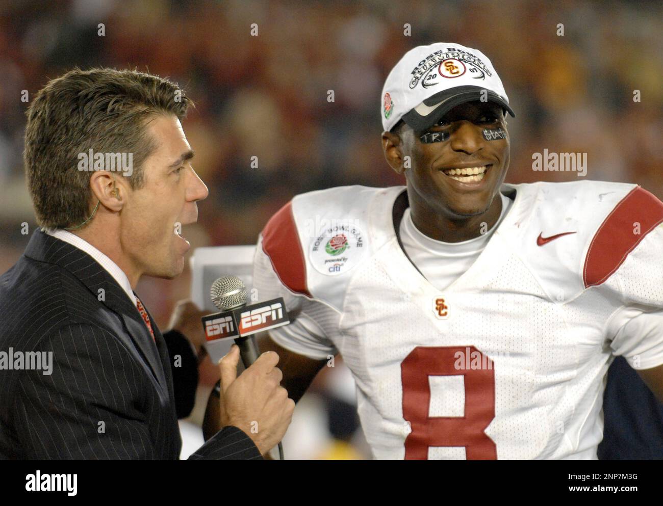 USC receiver Dwayne Jarrett smiles as he is interviewed by Chris Fowler ...