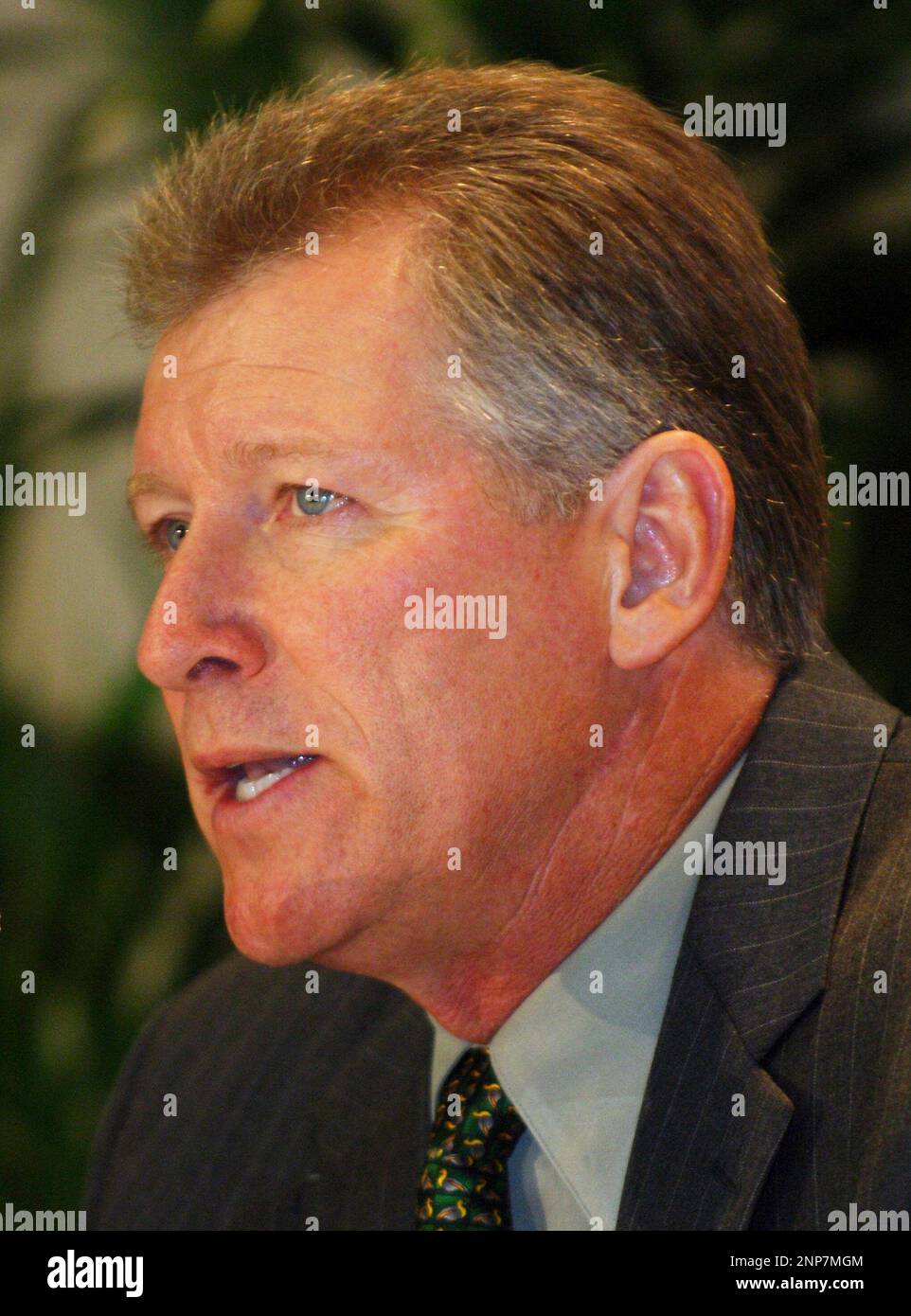 Oregon coach Mike Bellotti at Pacific-10 Conference Football Media Day ...