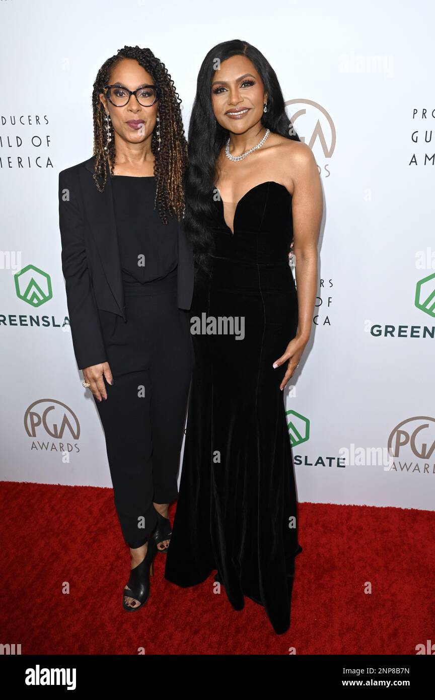 Channing dungey and mindy kaling hi-res stock photography and images ...