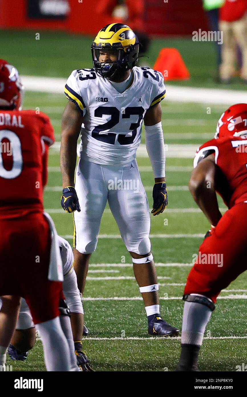 PISCATAWAY, NJ - NOVEMBER 21: Michigan Wolverines linebacker Michael ...