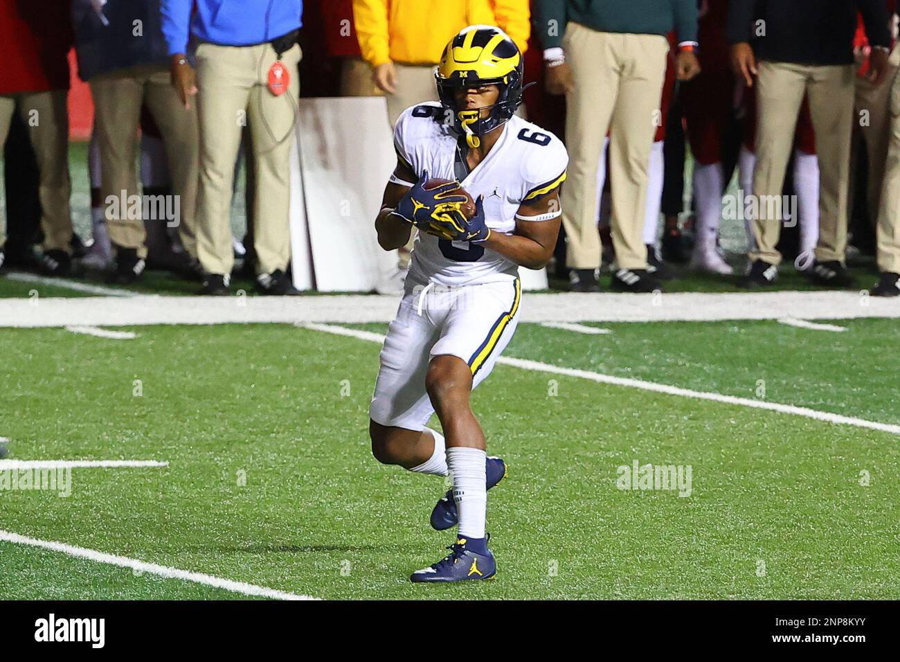 PISCATAWAY, NJ - NOVEMBER 21: Michigan Wolverines wide receiver ...