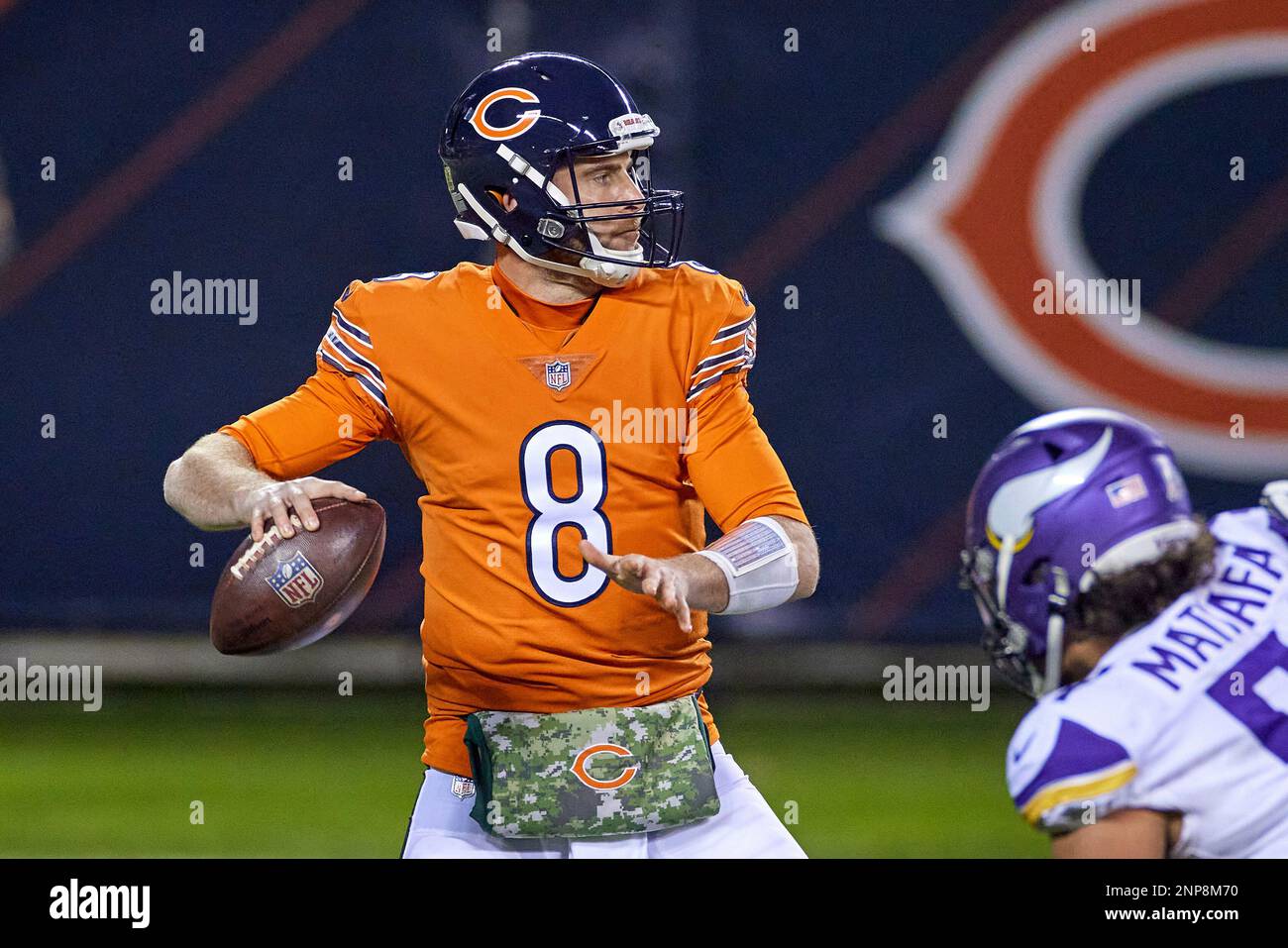 CHICAGO, IL - NOVEMBER 16: Chicago Bears quarterback Tyler Bray (8 ...