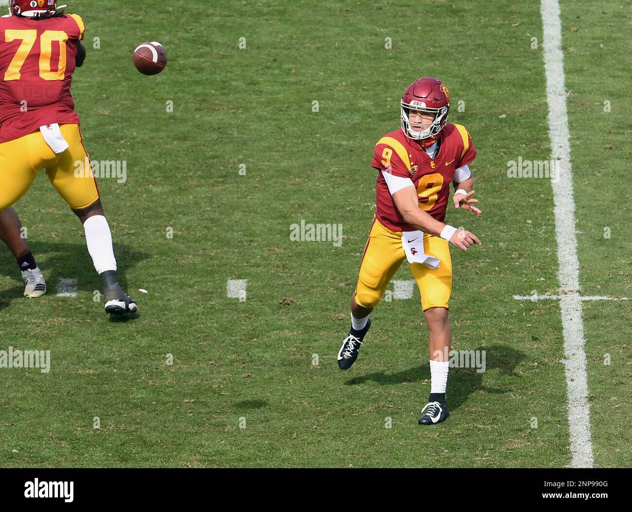 LOS ANGELES, CA - NOVEMBER 07: USC Trojans quarterback Kedon Slovis (9 ...