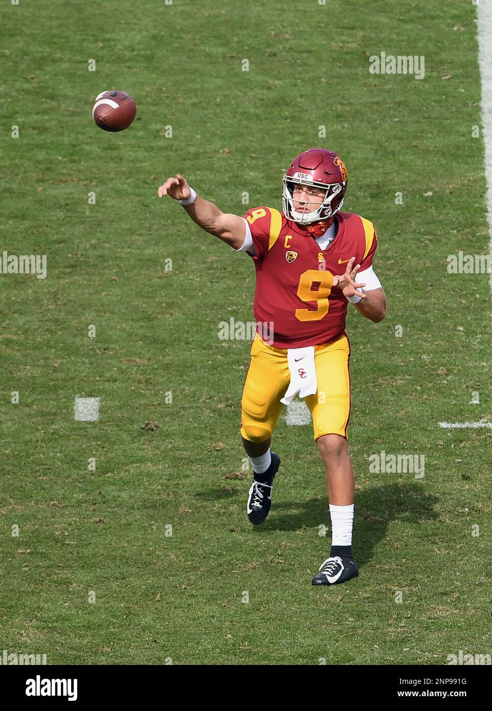 LOS ANGELES, CA - NOVEMBER 07: USC Trojans quarterback Kedon Slovis (9 ...