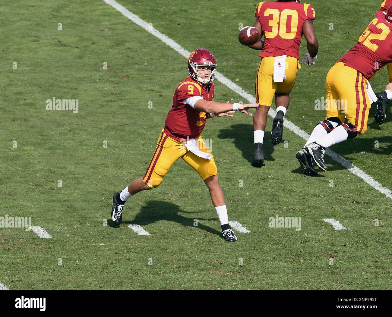 LOS ANGELES, CA - NOVEMBER 07: USC Trojans quarterback Kedon Slovis (9 ...
