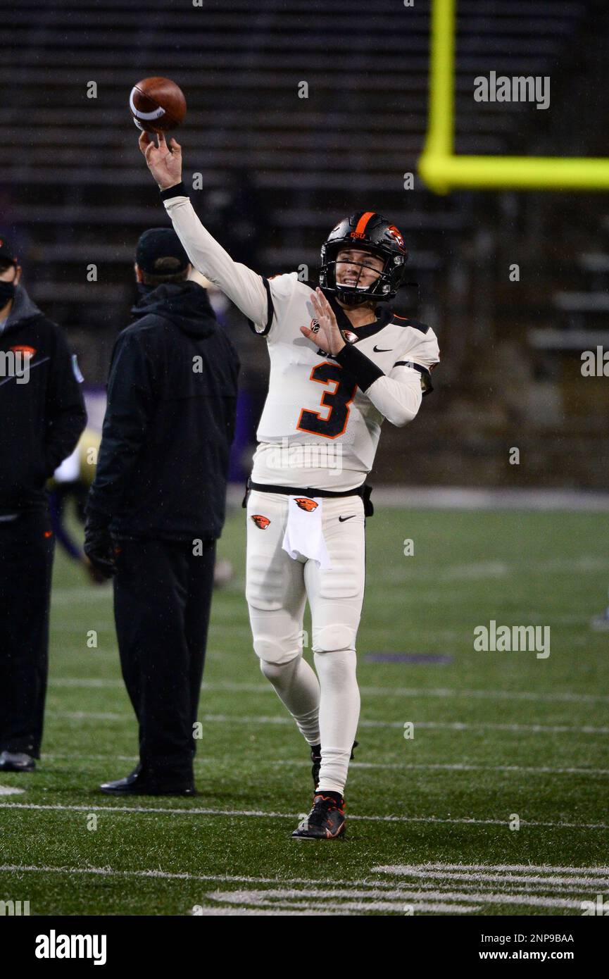 SEATTLE, WA - NOVEMBER 14: Oregon State Beavers quarterback Tristan ...