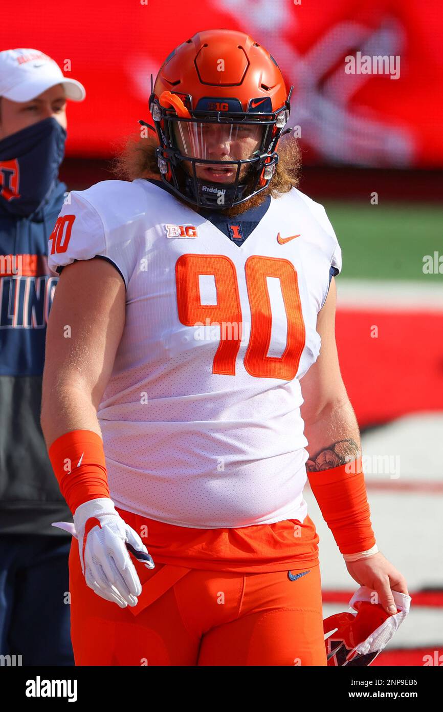PISCATAWAY, NJ - NOVEMBER 14: Illinois Fighting Illini defensive ...