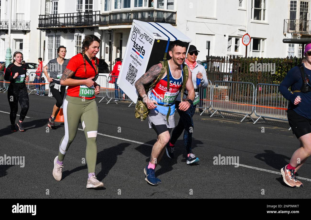 Man v fridge hi-res stock photography and images - Alamy
