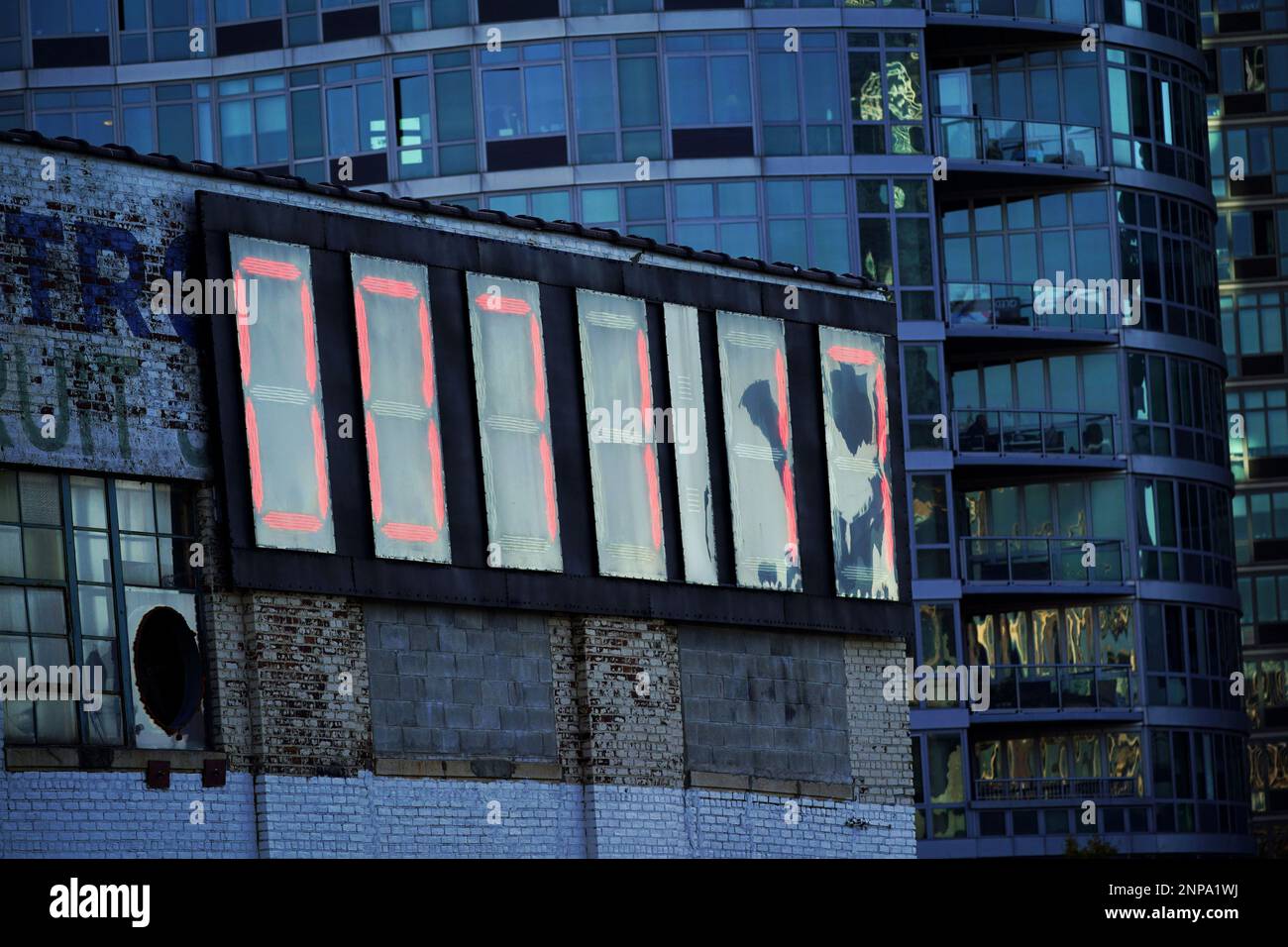 Photo by: zz/John Nacion/STAR MAX/IPx 2020 11/9/20 A large digital ...