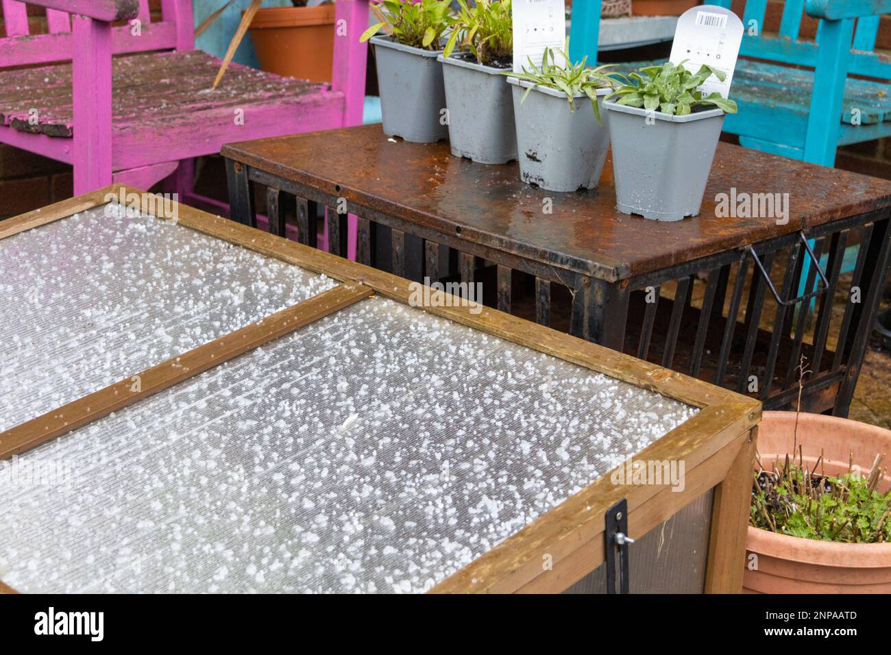 Ashford, Kent, UK. 26th Feb, 2023. UK Weather: Sudden hail storm in ...