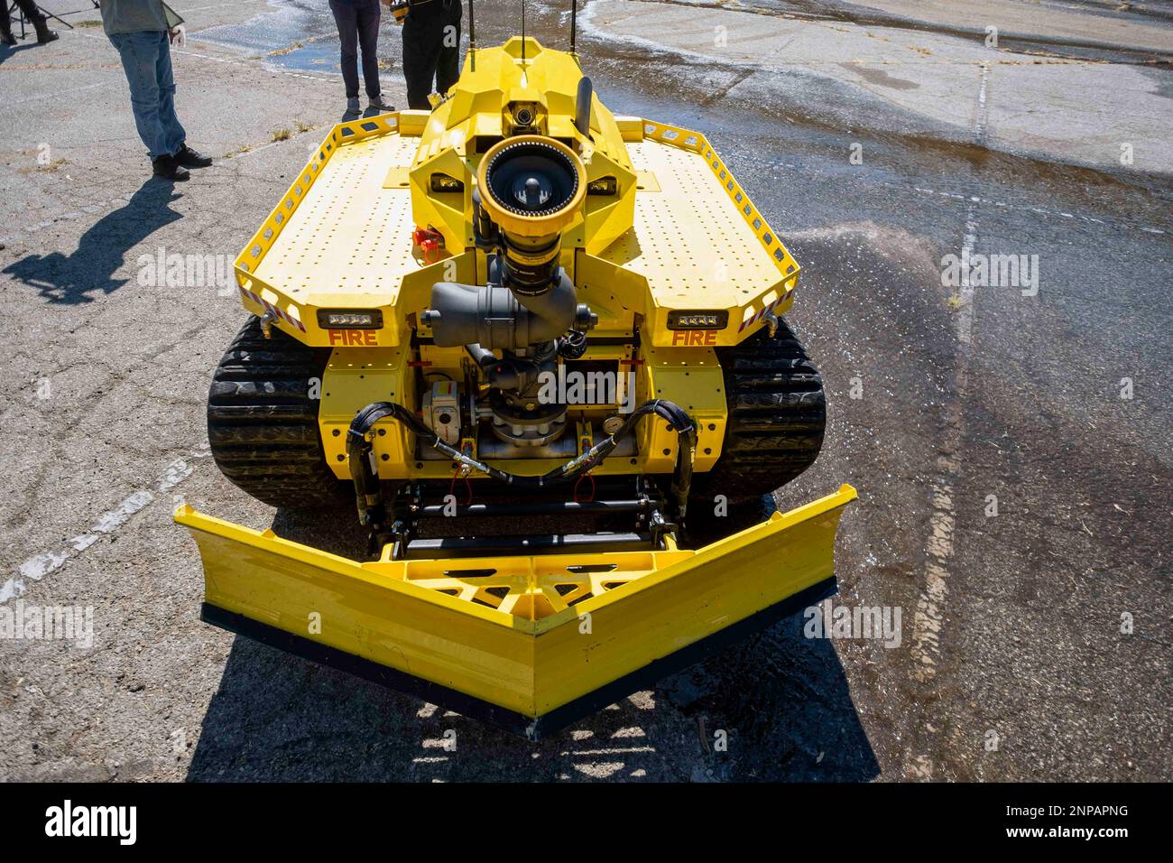 The Los Angeles City Fire Department demonstrates it's new Thermite RS3 ...