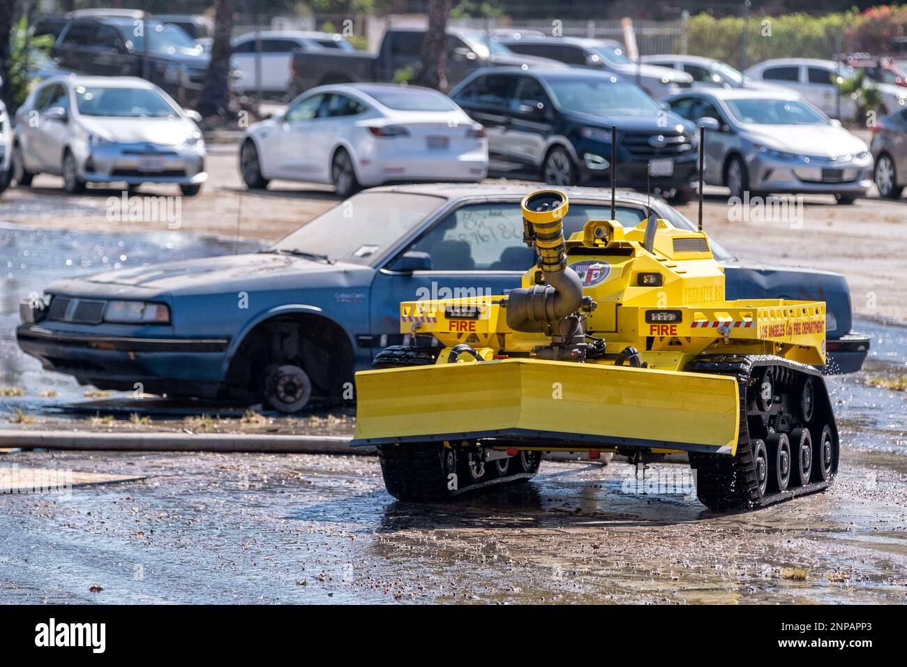 The Los Angeles City Fire Department demonstrates it's new Thermite RS3 ...