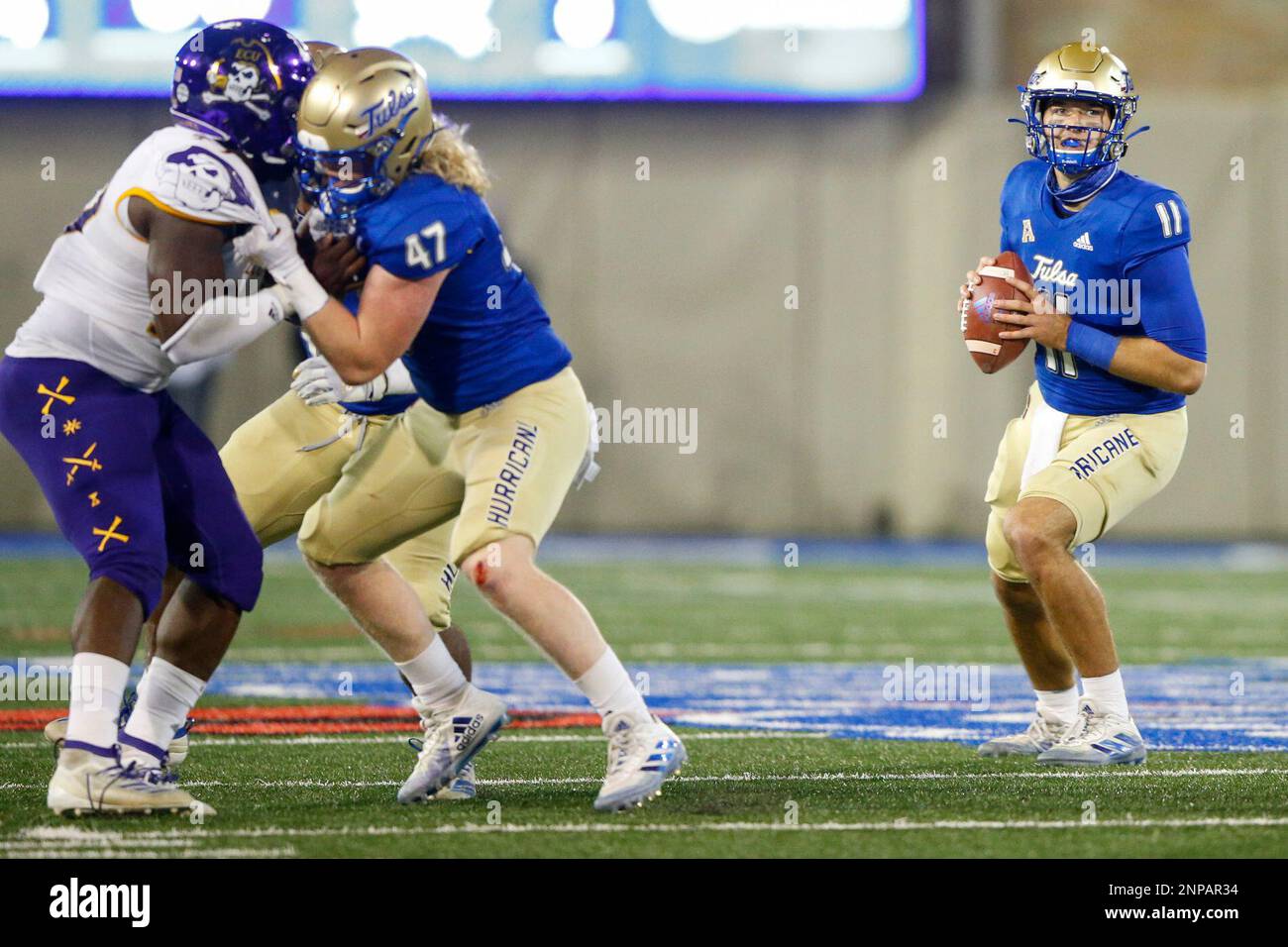 Tulsa Golden Hurricane quarterback Zach Smith (11) attempts a pass ...