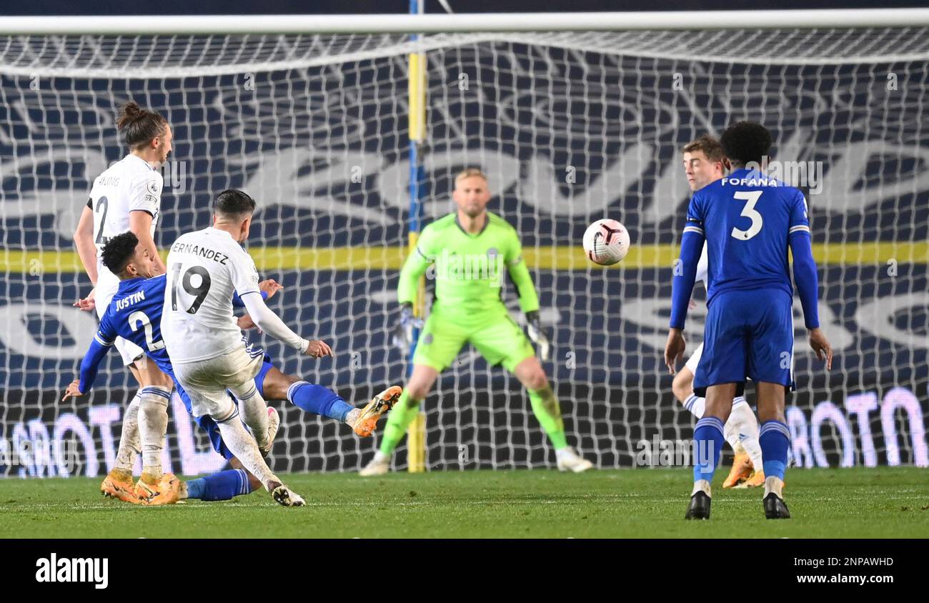 Leeds United's Pablo Hernandez, center shoots and hits the cross bar ...