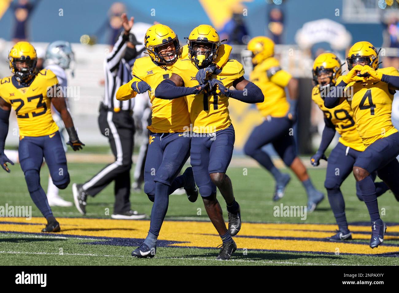 MORGANTOWN, WV - OCTOBER 31: West Virginia Mountaineers cornerback ...
