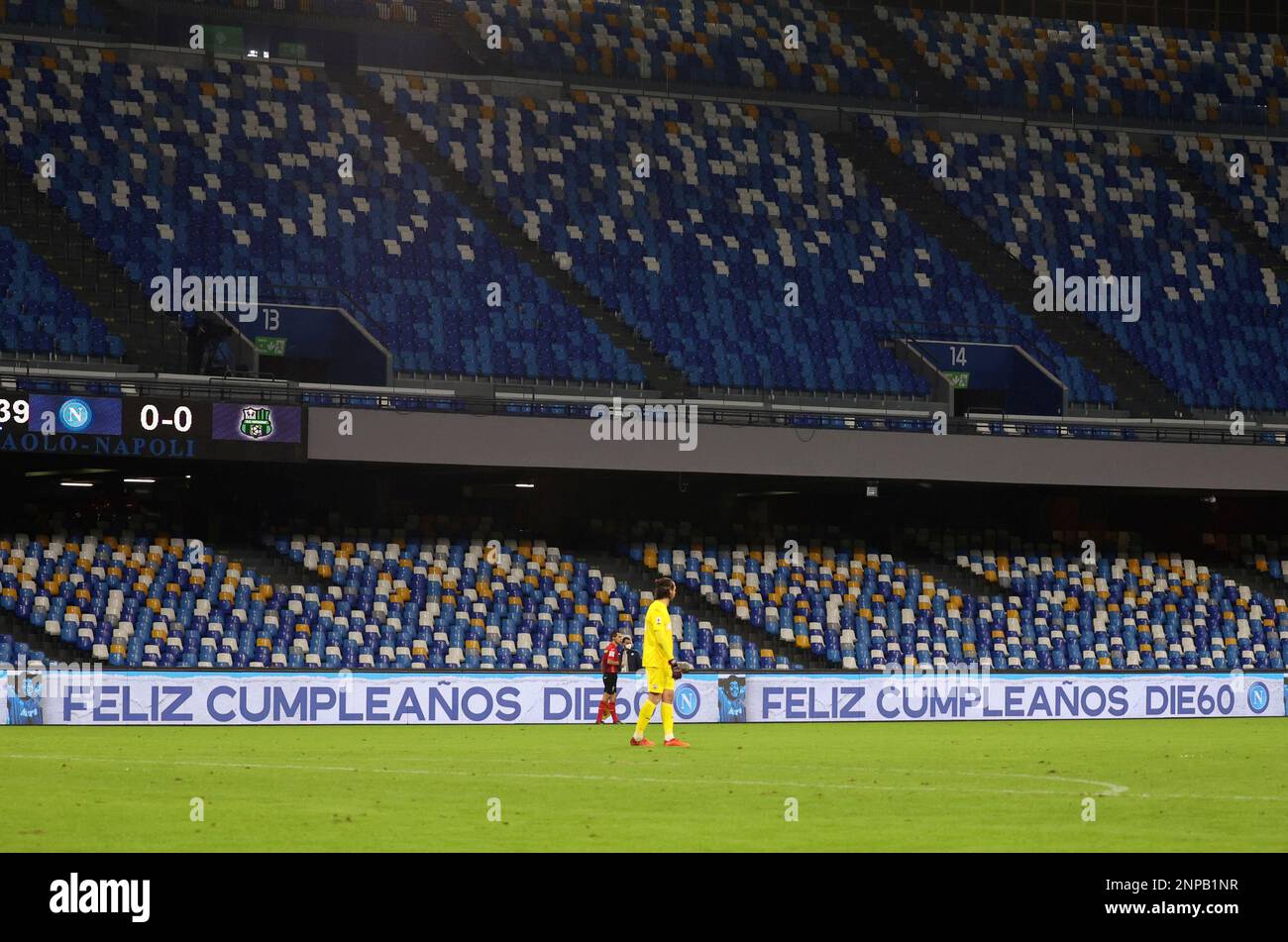 A banner reading in Spanish "Happy Birthday Die60", wishing soccer ...