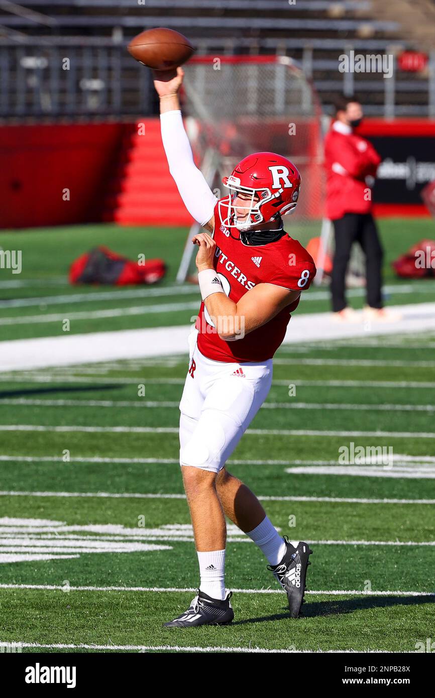 PISCATAWAY, NJ - OCTOBER 31: Rutgers Scarlet Knights quarterback Artur ...