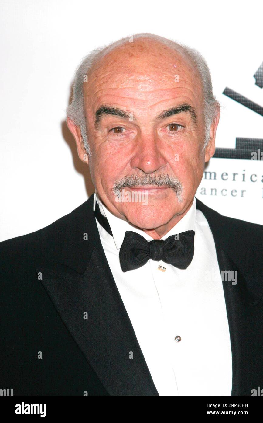Photo by: Mitch Gerber/STAR MAX/IPx 2020 10/31/20 Sean Connery, who ...