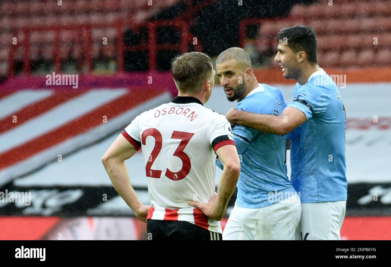 Manchester City's Kyle Walker, centre, celebrates with Manchester City ...