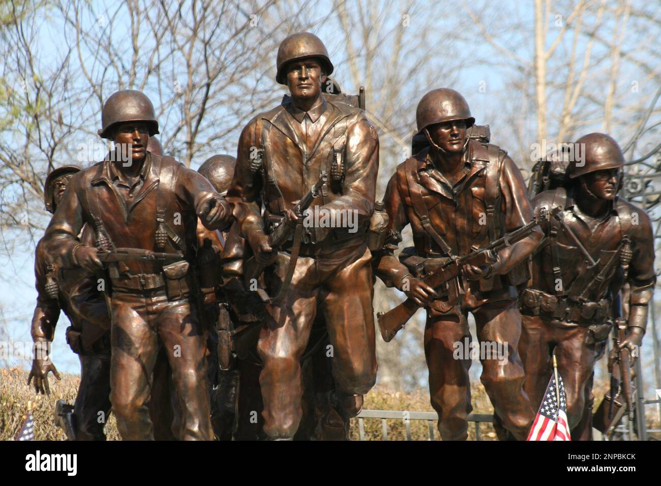 Statue of Soldiers in battle Stock Photo - Alamy