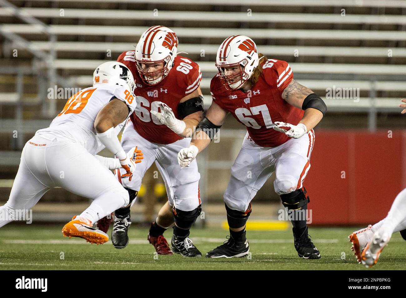 Wisconsin Badgers offensive linemen Logan Bruss (60) and Jon Dietzen ...