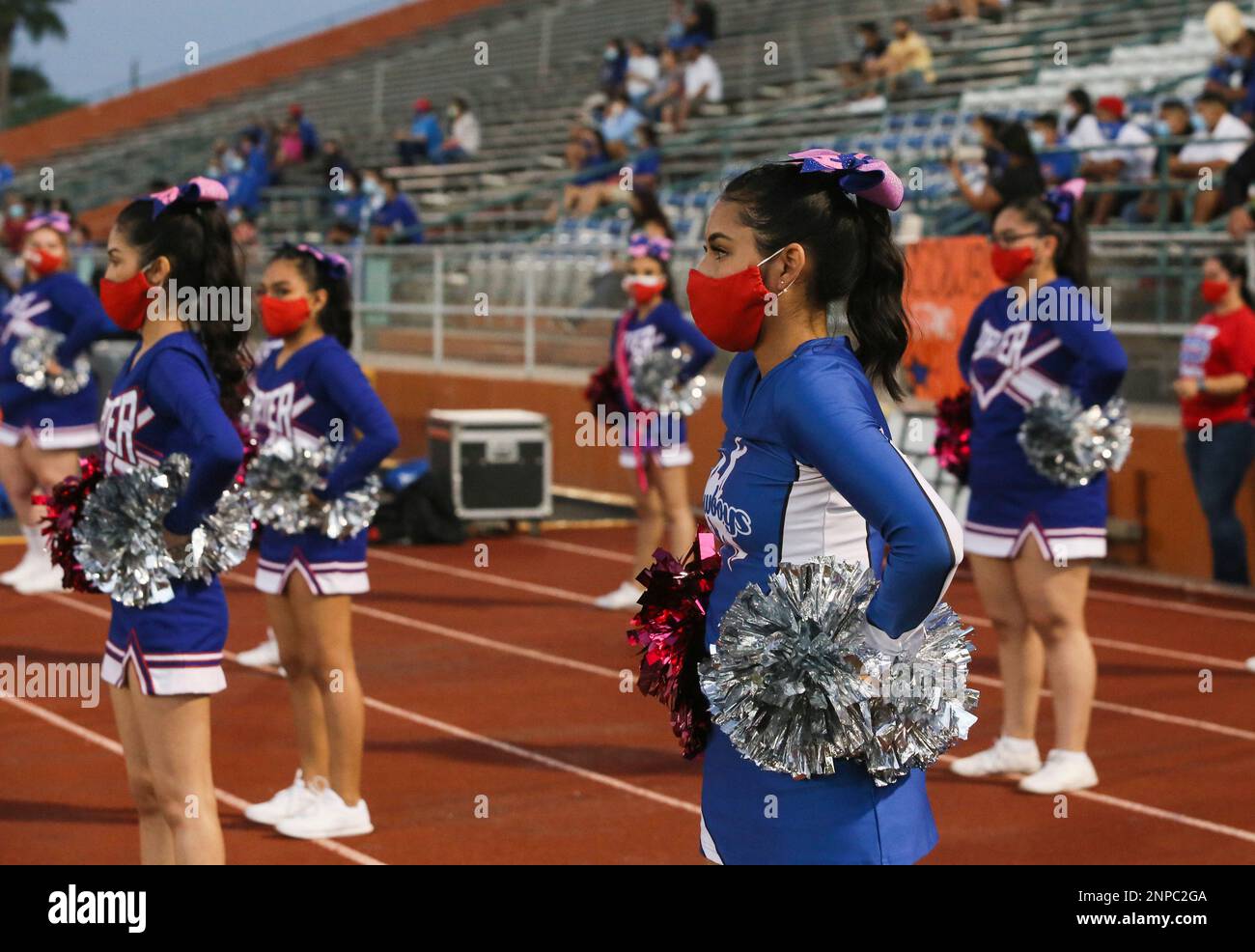 Texas cheerleaders high school hi-res stock photography and images - Alamy