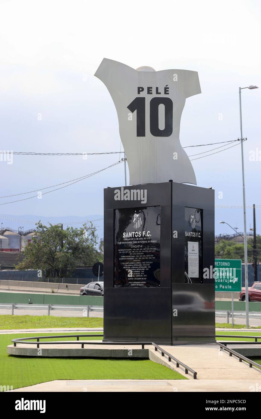 SP - Santos - 10/22/2020 - 80 YEARS PELE - Statue recently inaugurated ...