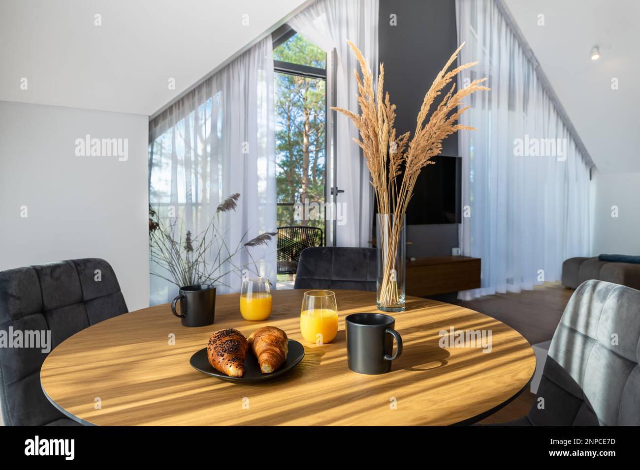 The Stylish Spacious Luxury Interior Design of Living Room with Coffee ...