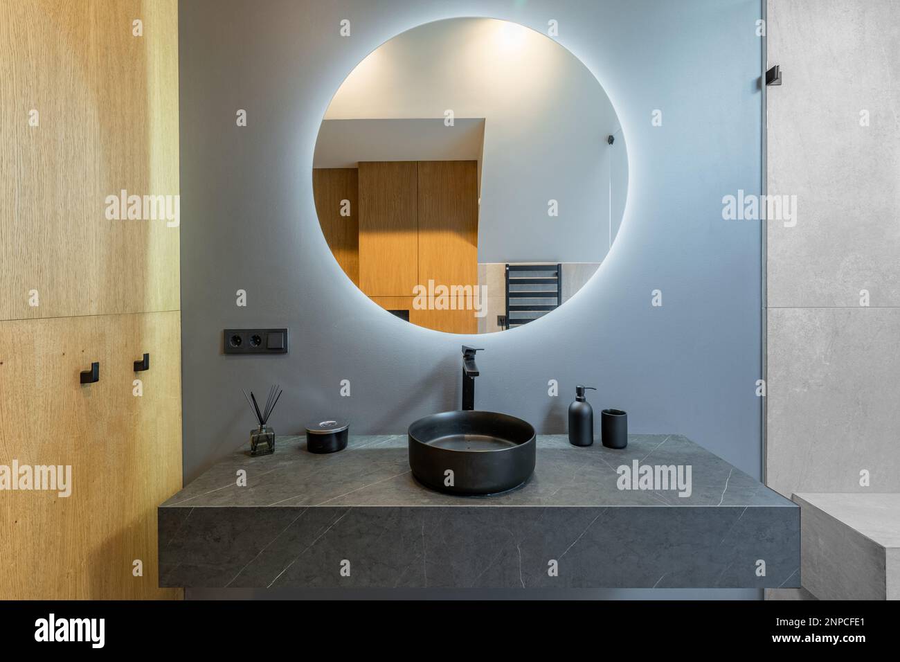 Beautiful Elegant Modern Luxury Bathroom Interior in Luxury Home ...