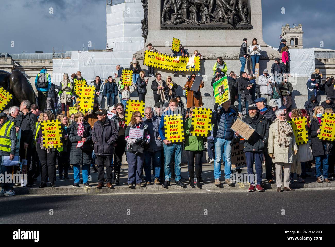 Anti-ULEZ protesters stage demonstration in Trafalgar Square as they ...
