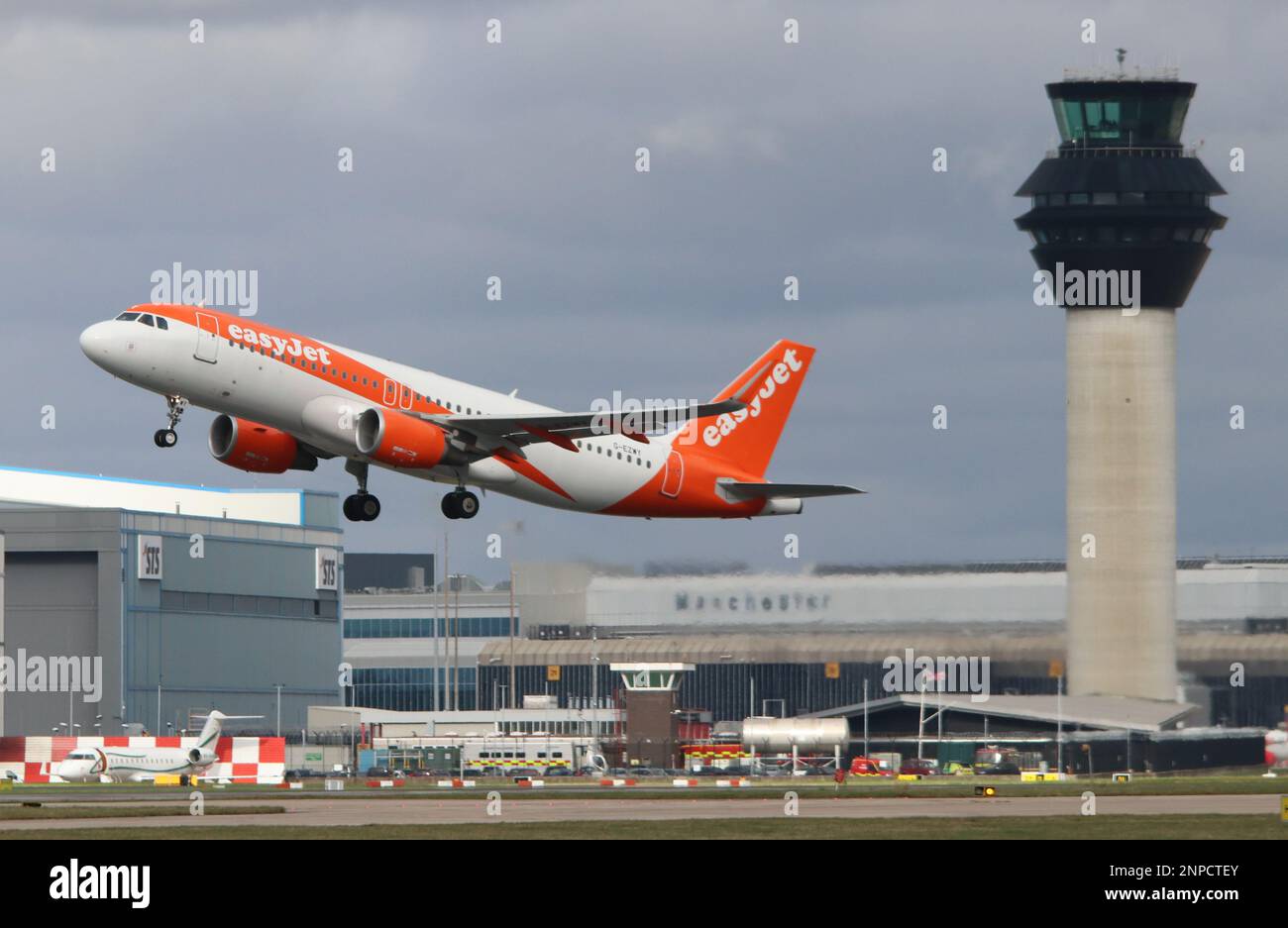 Aircraft departing Manchester airport Stock Photo - Alamy