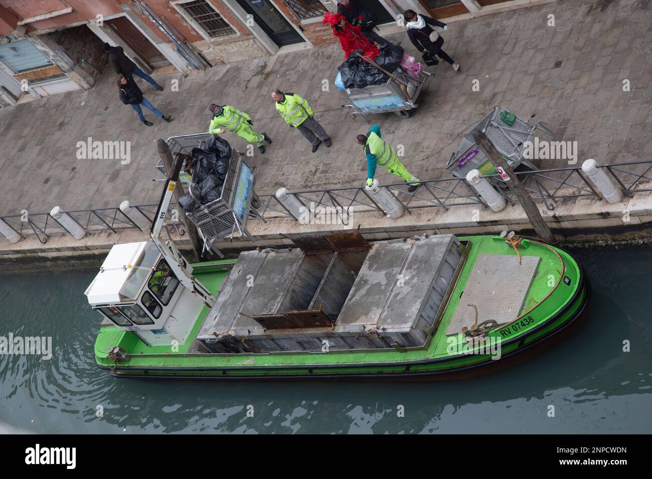 Garbage boat hi-res stock photography and images - Alamy