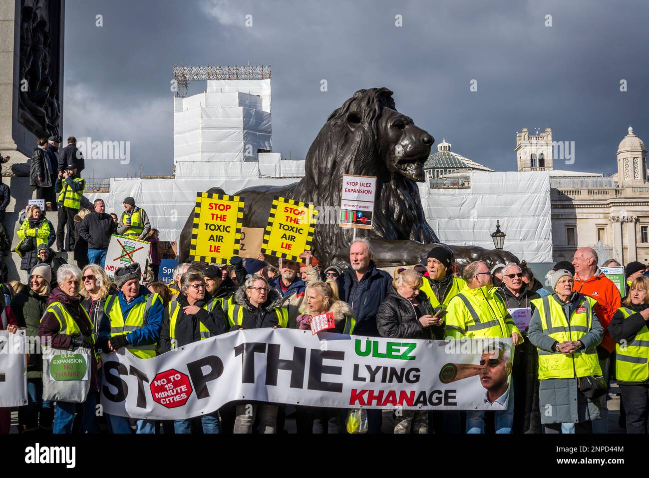Anti-ULEZ protesters stage demonstration in Trafalgar Square as they ...