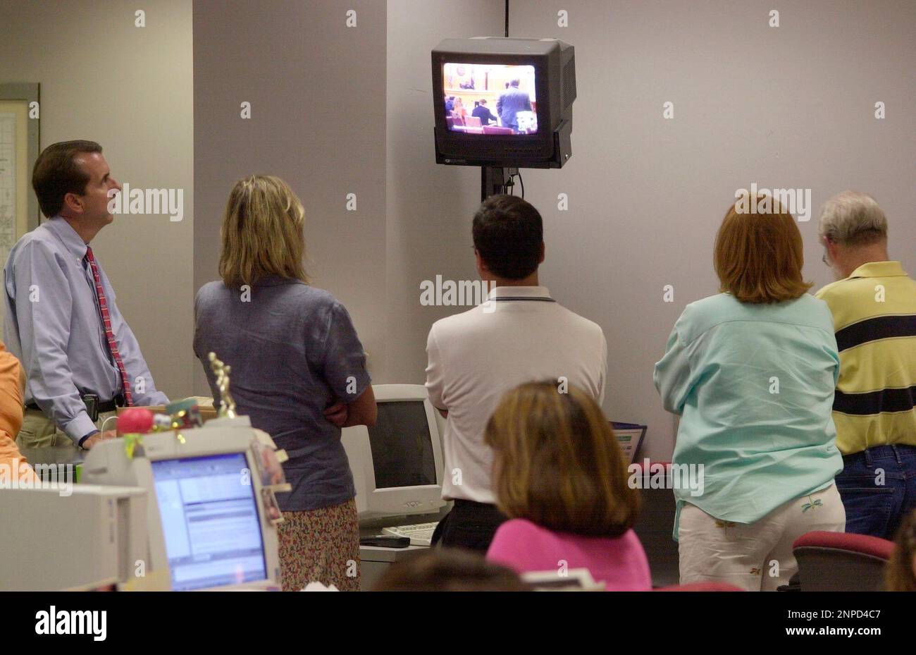 Members of The Wichita Eagle watch Dennis Rader's sentencing hearing ...