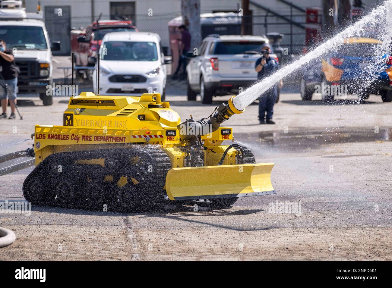The Los Angeles City Fire Department demonstrates their new Thermite ...