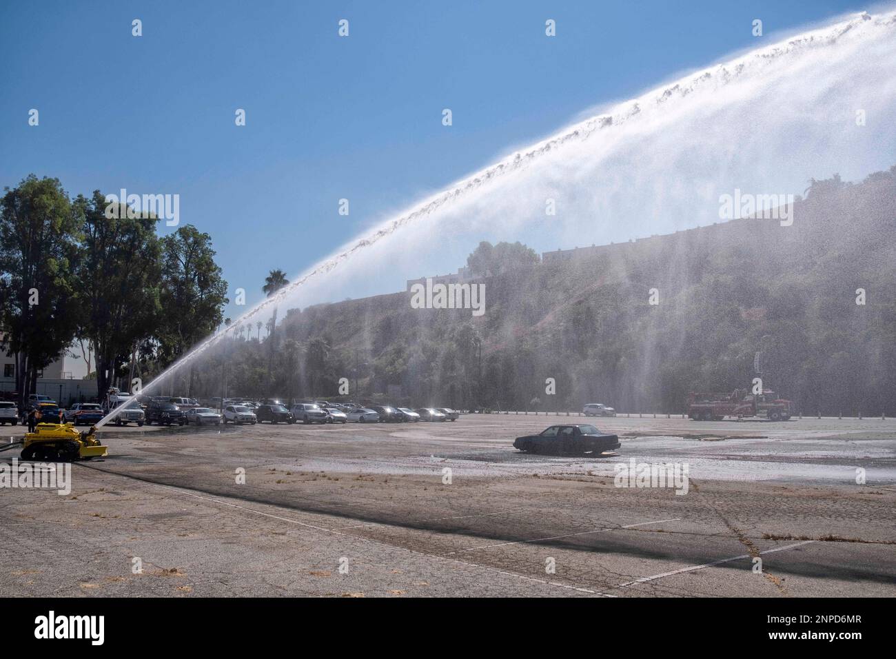 The Los Angeles City Fire Department demonstrates its new Thermite RS3 ...