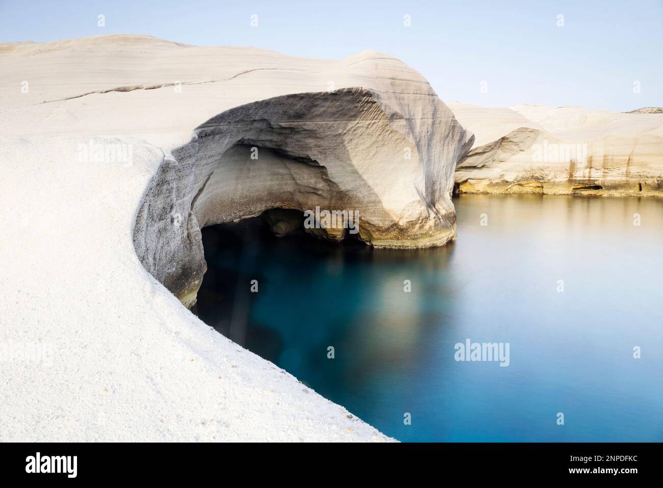 White rock cliff milos island hi-res stock photography and images - Alamy
