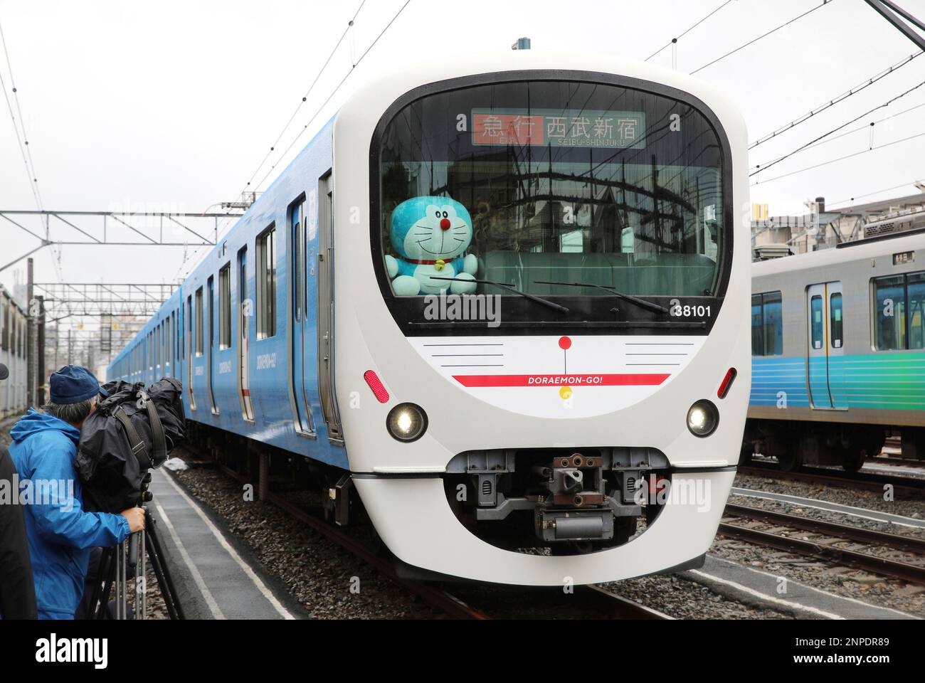Seibu Railway release the wrapping train "DORAEMON-GO!" to commemorate ...