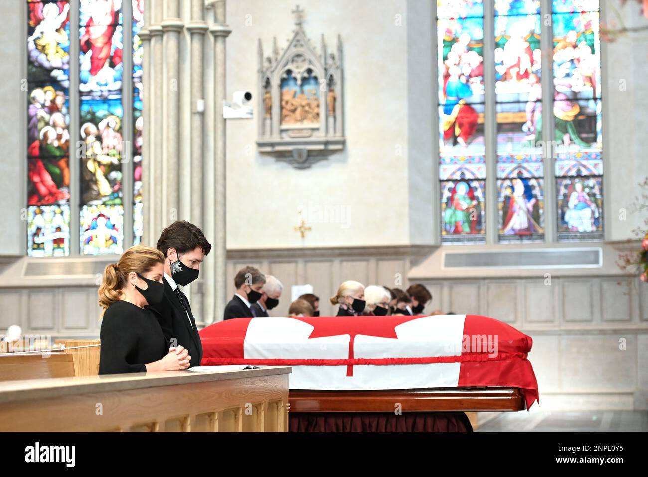 Prime Minister Justin Trudeau and wife Sophie Gregorie Trudeau kneel ...