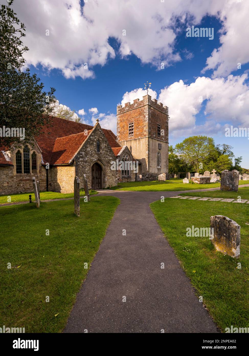 Afternoon light on St John the Baptist church in Boldre Stock Photo - Alamy