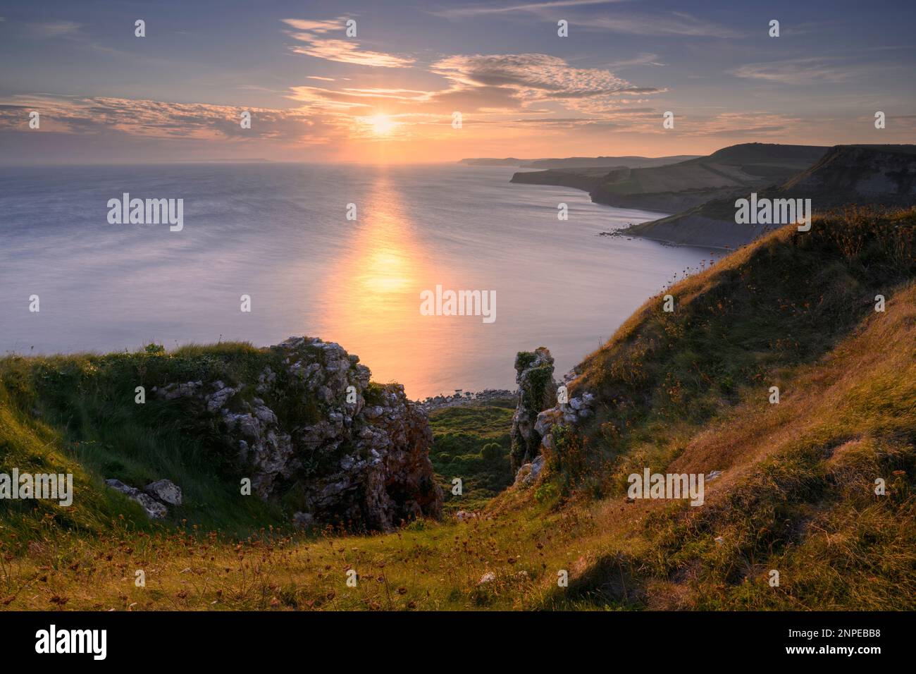 Sunset over Chapman's Pool from Emmett's Hill in Dorset Stock Photo - Alamy